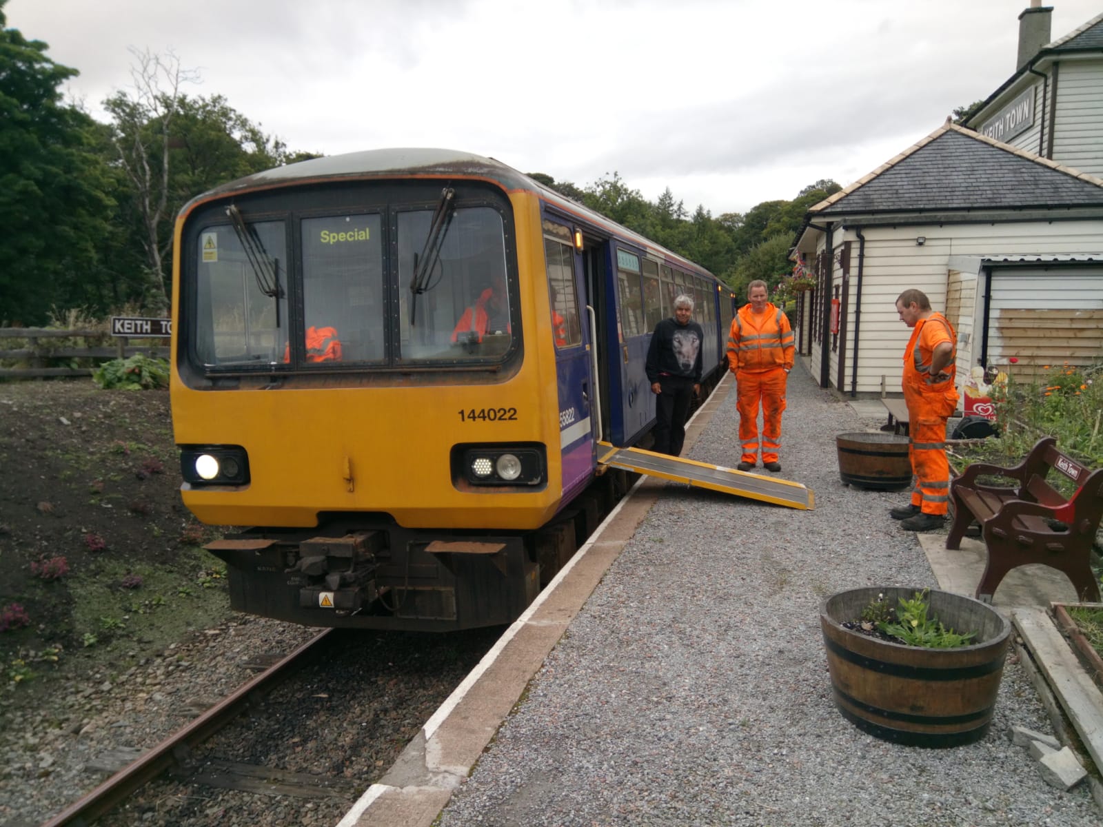 Additional three coach unit | Keith and Dufftown Railway
